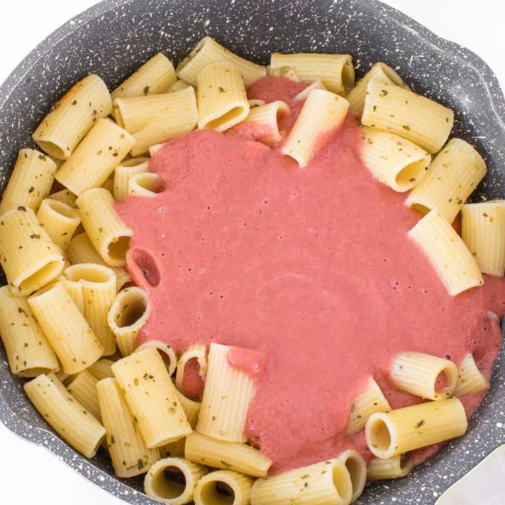 Beetroot Pink Sauce Pasta - kiipfit.com